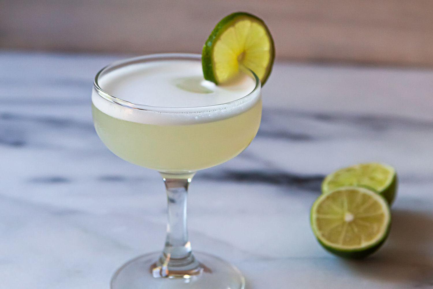 Captivate Your Guests With This Classic Gimlet Cocktail Recipe (in 8 ...